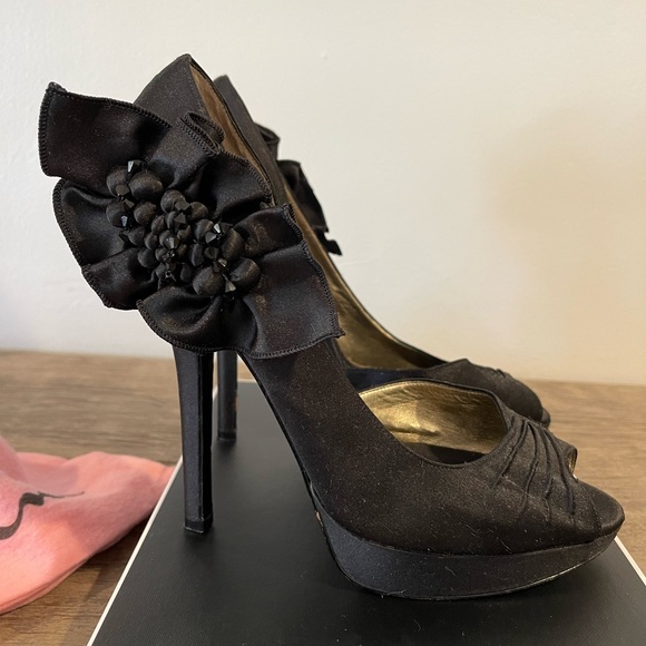 Nina | Shoes | Nina Black Fabric High Heel With Flower And ...